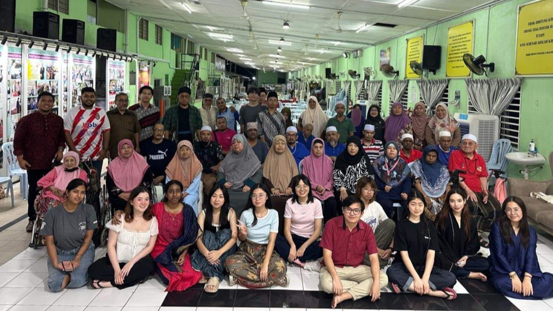 Dua sukarelawan antarabangsa sertai Program CSR di Pusat Jagaan ...