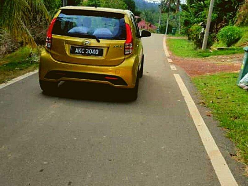 HATI-HATI KELIBAT TIGA ORANG MENGUTIP DERMA DI KAWASAN JENGKA - SAHIH