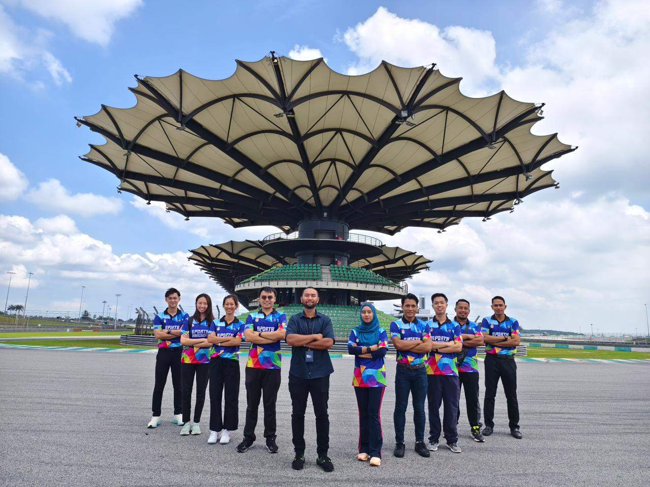 Pelajar sarjana sukan ke Litar Perlumbaan F1 - SAHIH